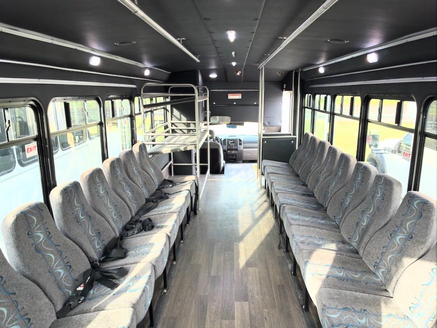 Midsize: Ford F550 Glaval Entourage (#233221) - Carpenter Bus