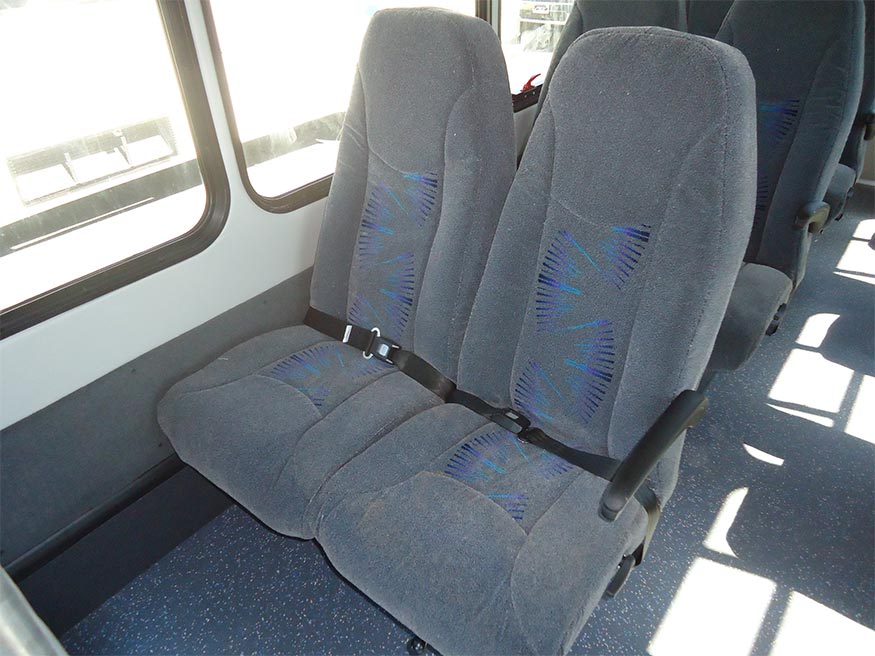 Smaller: Ford E350 Starcraft Allstar (#23495) - Carpenter Bus