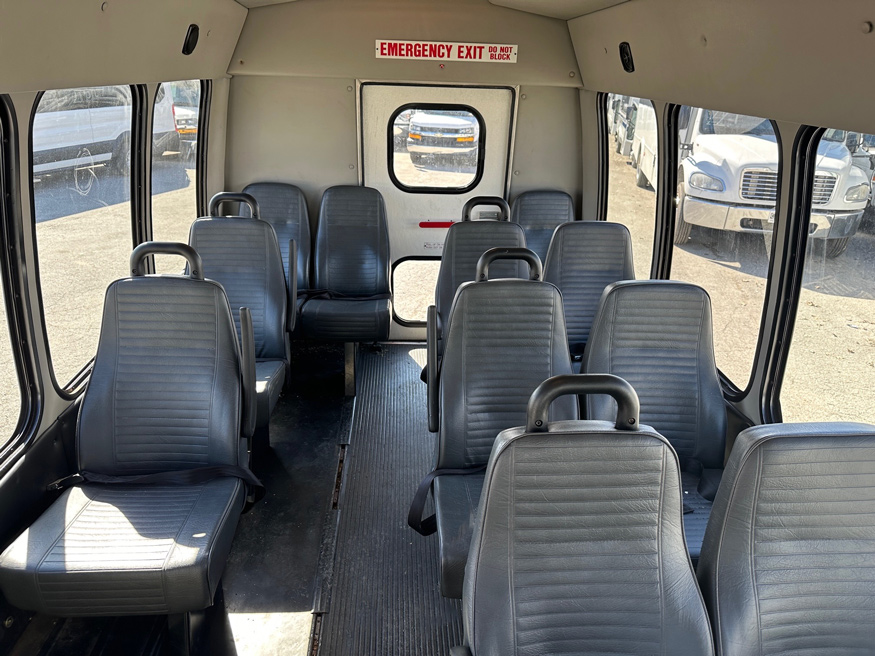 Smaller: GMC C3500 Turtle Top (#249509) - Carpenter Bus