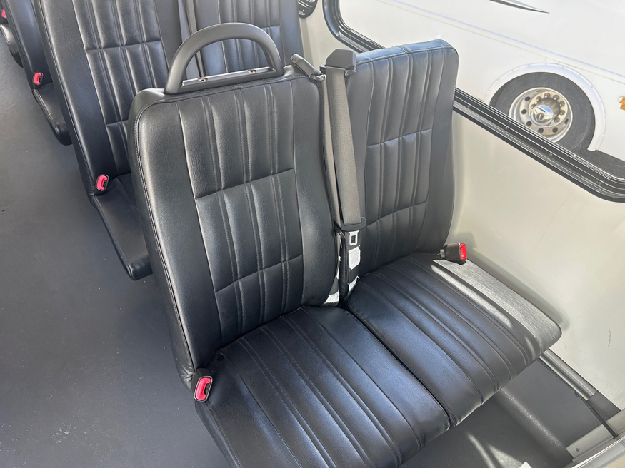 Larger: Freightliner Champion Defender (#253019) - Carpenter Bus