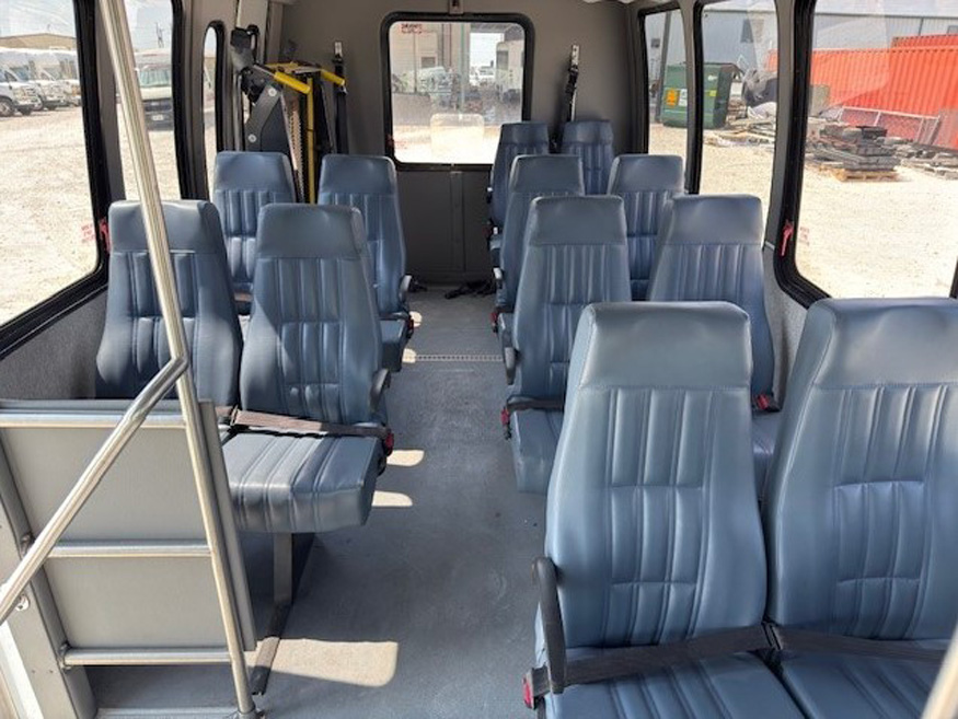 Smaller: Ford E350 Ameritrans (#255516) - Carpenter Bus