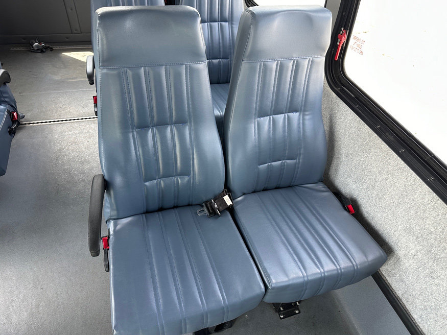 Smaller: Ford E350 Ameritrans (#255516) - Carpenter Bus